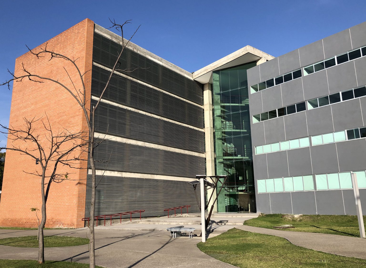 Linear Façades – Fácil Façades